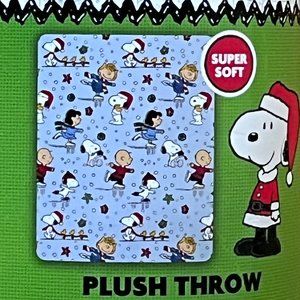 Peanuts | Bedding | Peanuts Snoopy Winter Holiday Snowflake Oversized ...